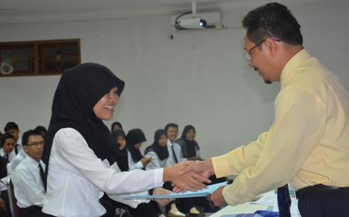 Mahasiswa FMIPA Lulus 3,5 tahun | Fakultas MIPA Mahasiswa FMIPA Lulus 3,5 tahun | Fakultas MIPA
